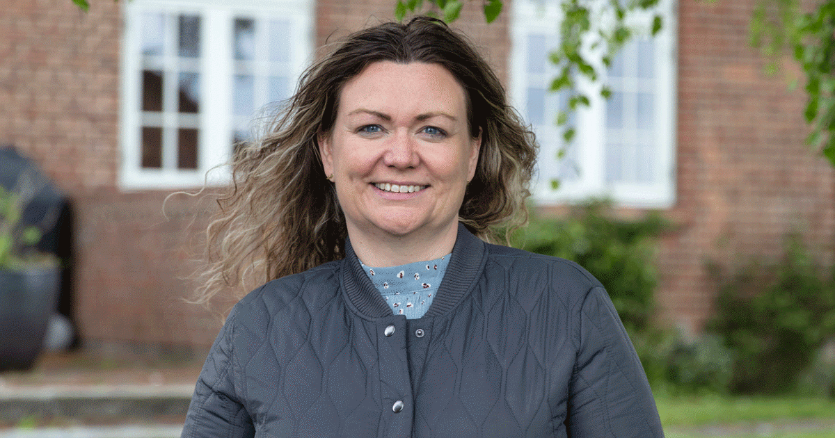 39 år – og leder for det hele