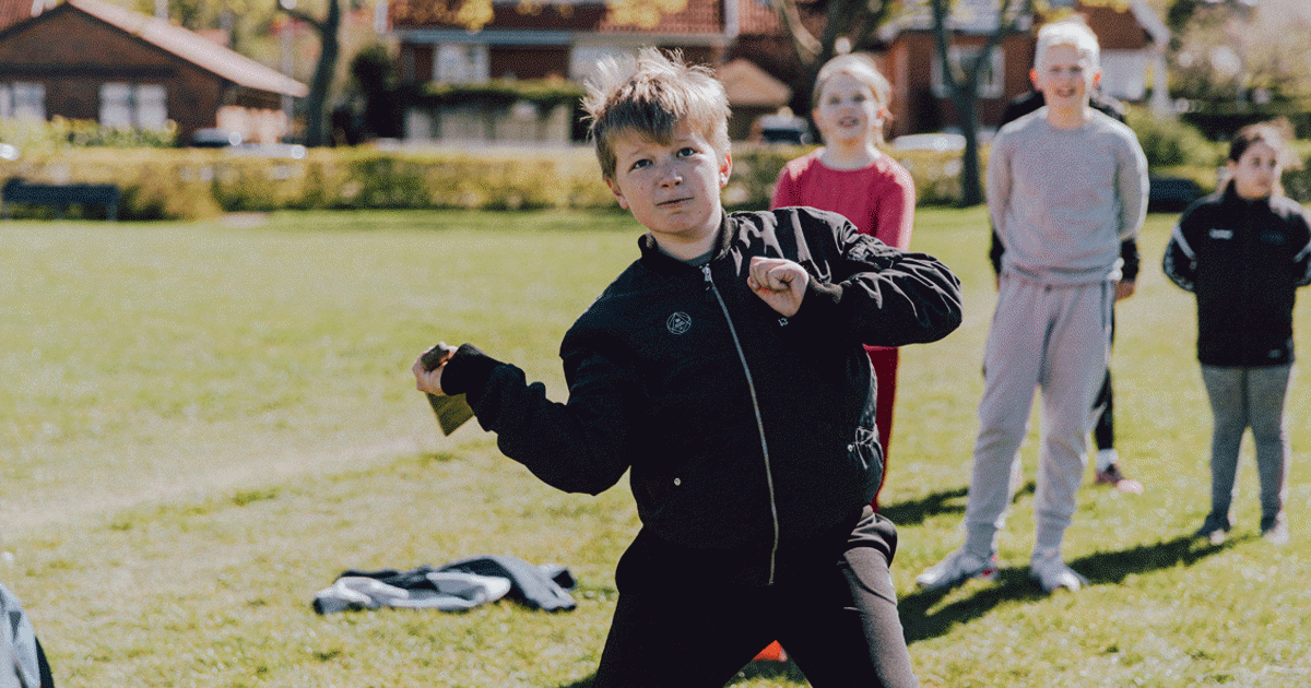 Vi skal vise børnene, at vi er her